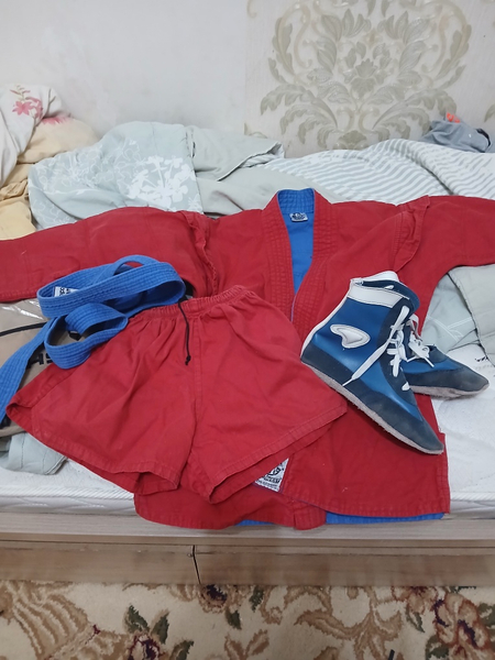 Спортивний кастюм