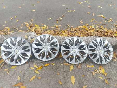 Продам калпаки на 15 диски