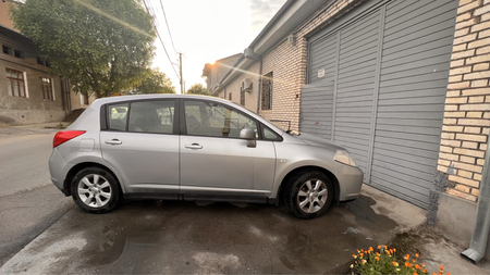 Nissan Tiida - yagona qo’l