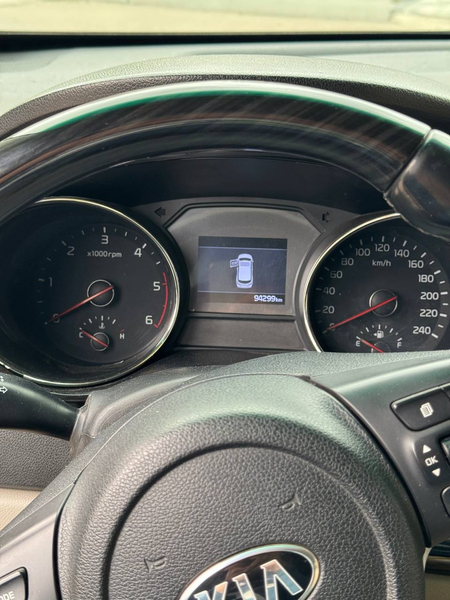 Kia carnival sotiladi