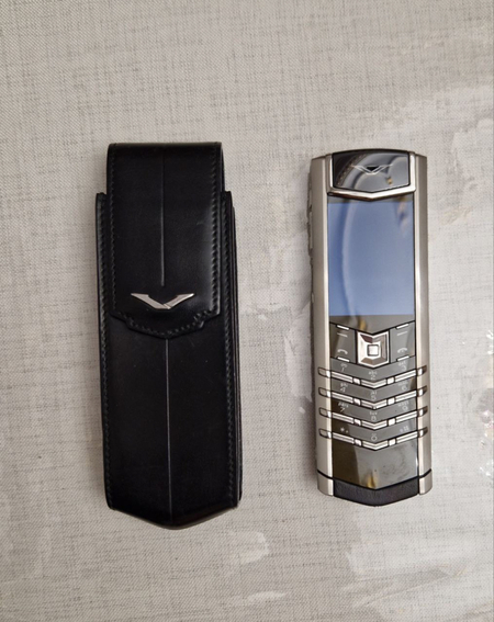 Продается Vertu signature