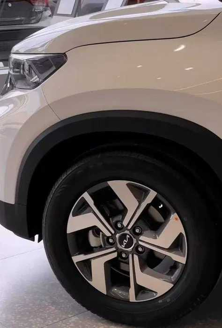 Kia Sonet 3 pazitsiya A/T Full 2024 BekMir Mega Motorsda
