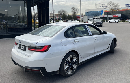 BMW i3 eDrive 40 L. Night sport. Full. 2024. В наличии. Без пробега.