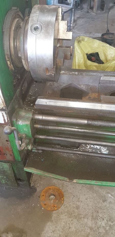 Tokarni stanok ruminiya shpindel 107. Stonina 2.500mm