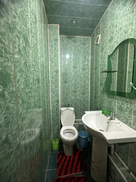 Метро ОЙБЕК.  3 х комнатная квартира срочно 600$