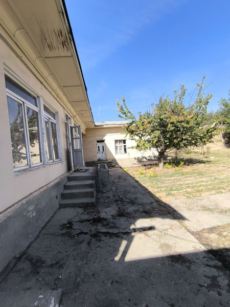Srochna uy sotiladi