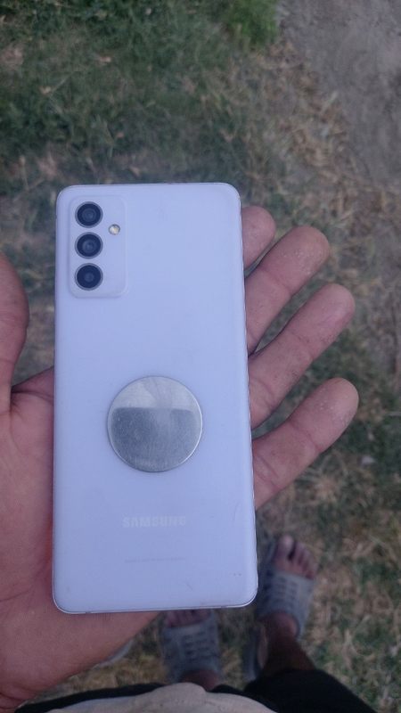 A 82 5g ekrani singan