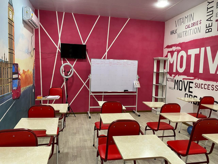 O‘quv markazlari uchun parta va stullar