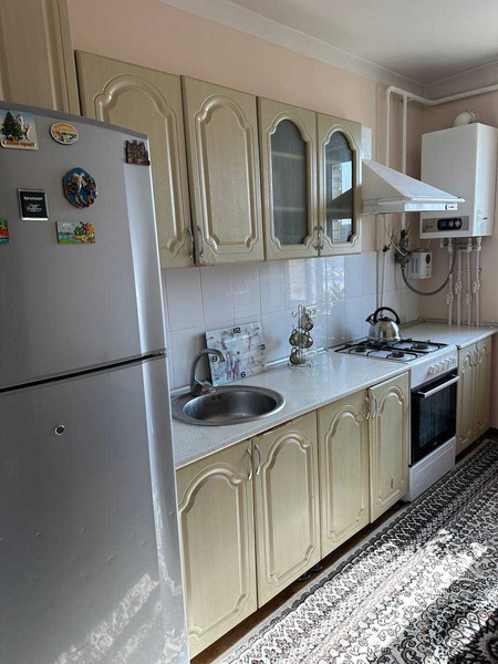Продается 3-х комнотная квартира в сергели 7а рядом с метро СЕРГЕЛИ