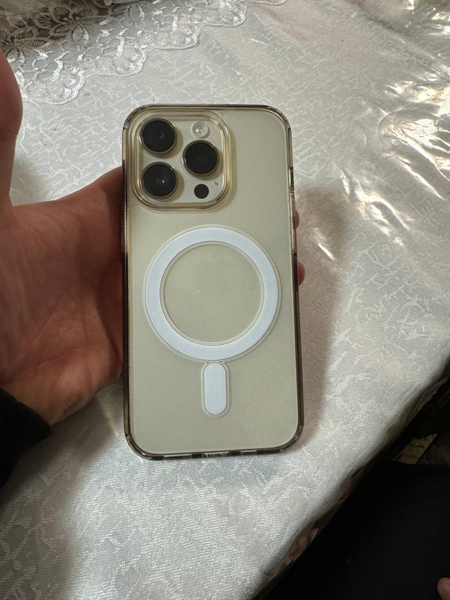 iPhone 14 pro goldi ideal