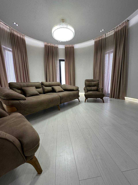 V3490 4/5/10 ЖК Darhan Avenue Ор.р: Дархан ул.Асака 156м2 евро ремонт