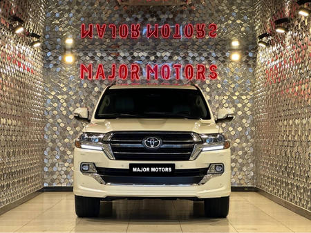 Продаётся  Toyota Land Cruiser 200 4.6 L