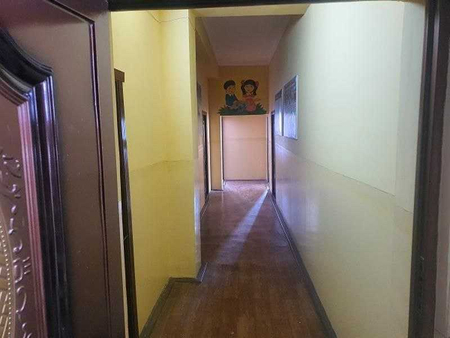 Noturar bino sotiladi