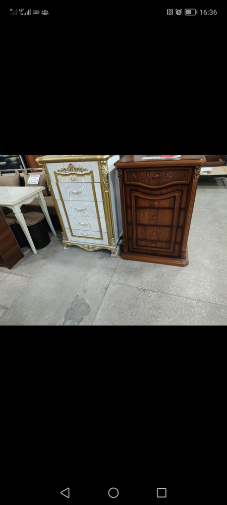 Компьютерный стол и комоды