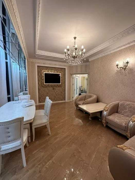 Срочно продается квартира в новостройке Метро Ойбек центр