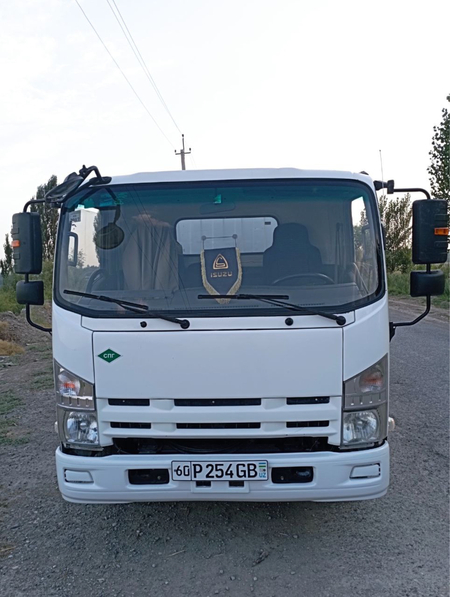 ISUZU сотилади 2009 йил