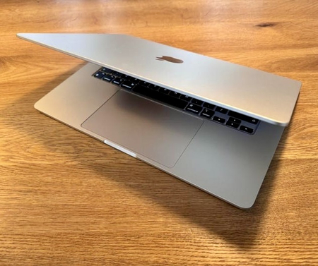 MacBook Pro M3 18GB/1TB