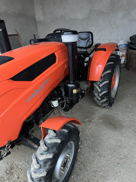 Chimgan 404 traktor