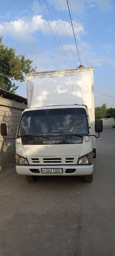 Isuzu NQR 2012yil