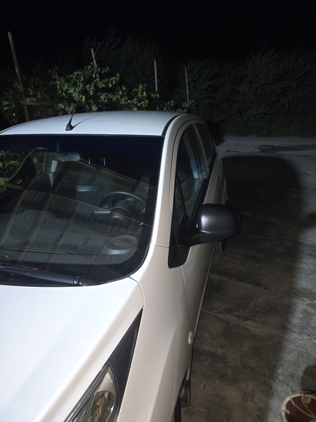 Spark sotiladi 2015 km 34000 ming paket xolati