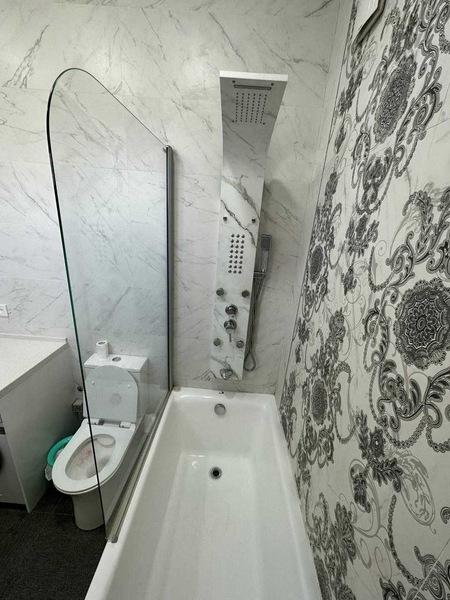 Первушка ул.Эльбек банковский дом 4-комн 2/5 200 м² 3 с/у ремонт