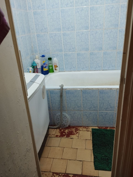 Олмалик шахар Хамид Олимжон 24 22 2хонали 4каватда уй сотилади