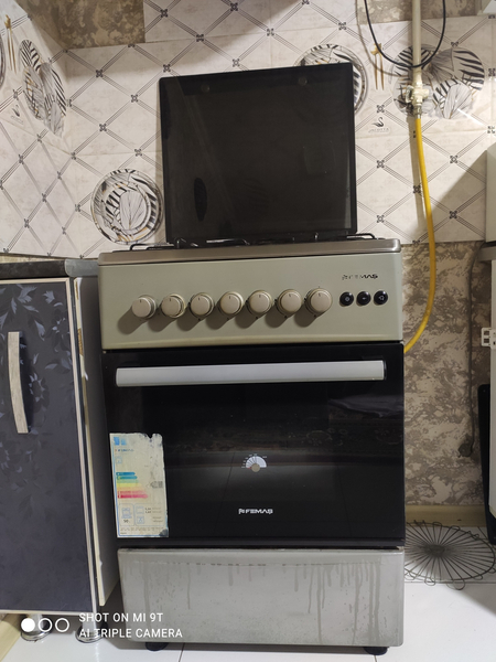 Femas gaz plita sotiladi srochna