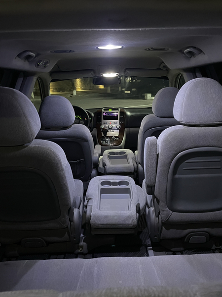 Kia carnival sotiladi yili 2007