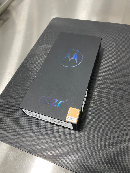 Motorola Razr+ 2024 новый