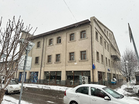 Сдаётся помещение в аренду и/или продаётся. Ijaraga beriladi, sotiladi