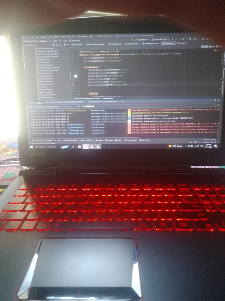 Noutbuk Lenovo y520 sotiladi