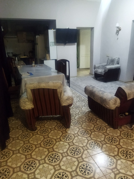 Продается участок в центре Кибрая, Бугор от дороги 20 м
