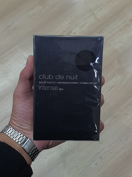 Club de nuit intense man