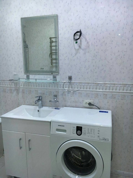 ПРОДАЕТСЯ 3/4/4
на Улице Амир Темура 
ор: клиника Федорович
(Мирабадск