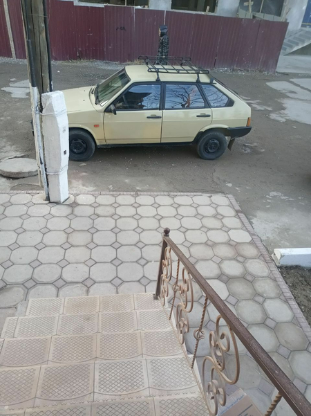 Lada 09 moshinasi sotiladi