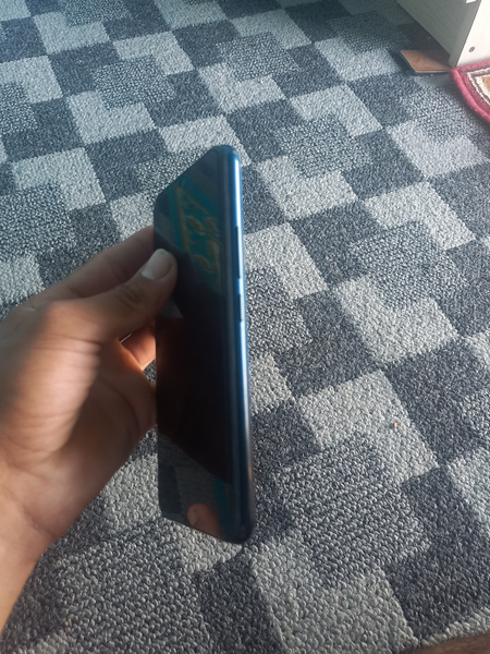 Vivo y17 arzonga beriladi 256/8 srochna