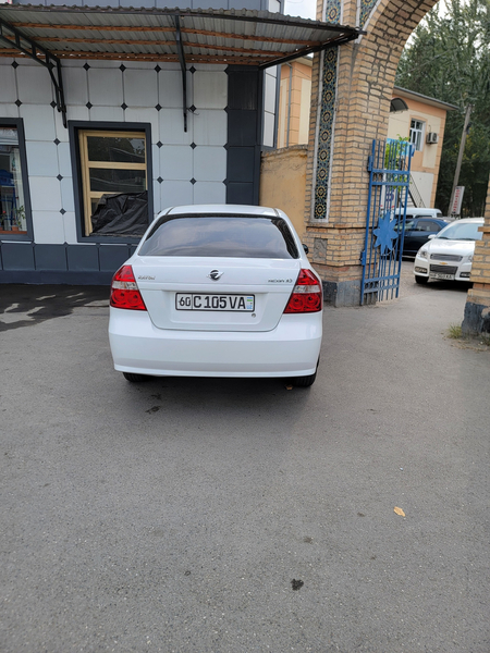 Srochno sotiladi nexia 3. 2 poz