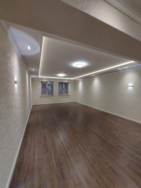 Продается Евро дом Ор-р: Домбрабад 450м2