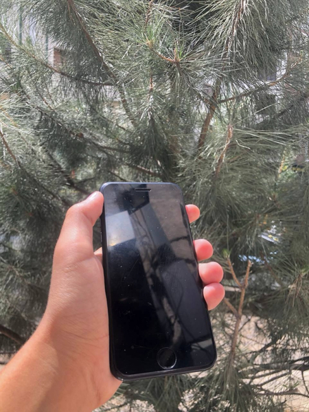 Iphone Se 2020 sotiladi