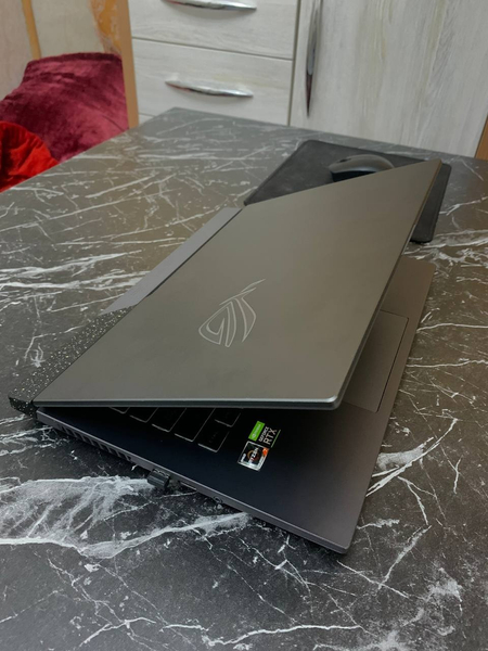Asus ROG Strix G513