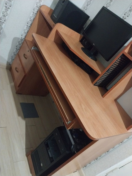 Kompyuter stol sotiladi/Holati zo'r
