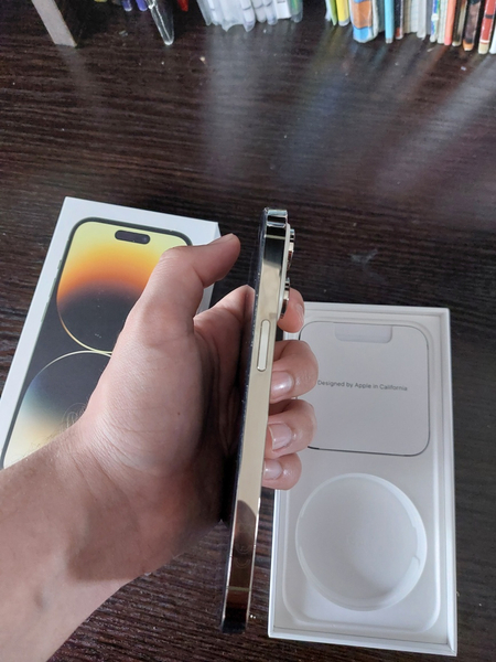 Iphone 14 Pro. Gold sotiladi