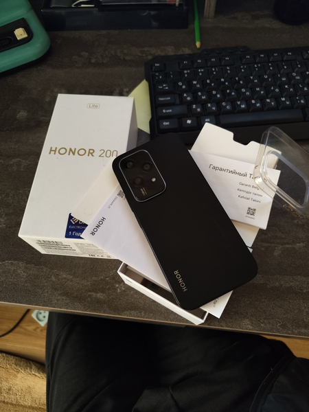 Honor 200 lite 5G (sub flagman) 8/256 с кор.. и док.. в идеаль.. сост