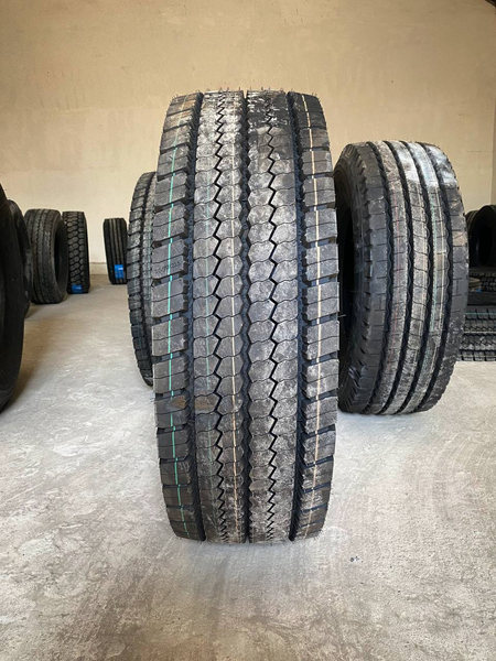 KUNLUN 12.00R20 бренди