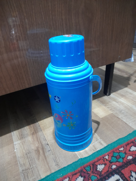 Термос новый 3,2 литра.