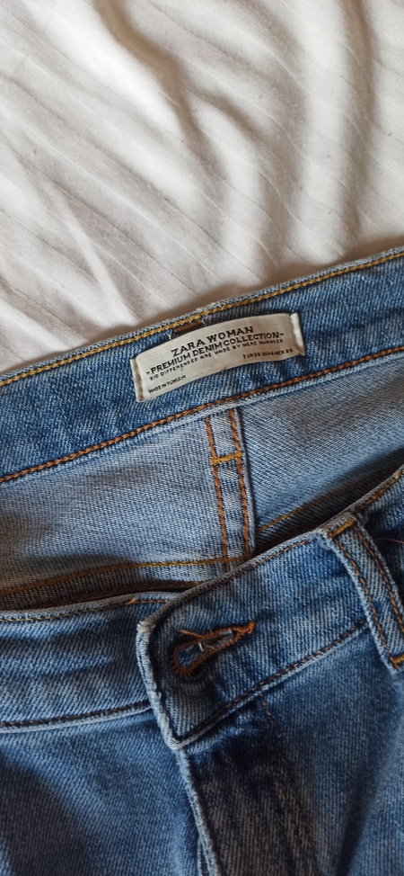 Продаю женские джинсы