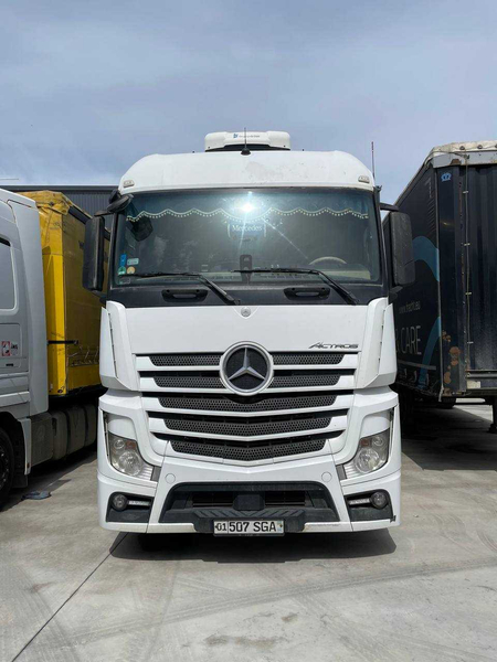 Mercedes Actros 1844