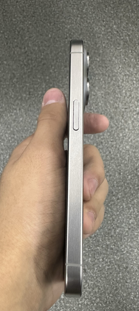 iPhone 15 Pro 100% 83 цикл