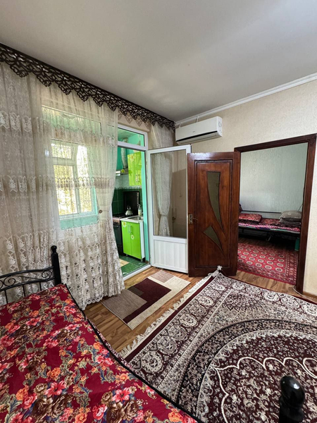 *Метро Чиланзар (Ц квартал Дока Хлеб) 2в3х/2/4 балкон 1.5х3