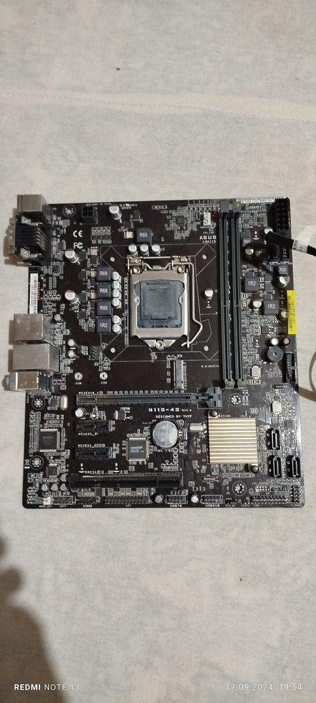 Asus Materinskaya plata H110  ddr4 sotiladi